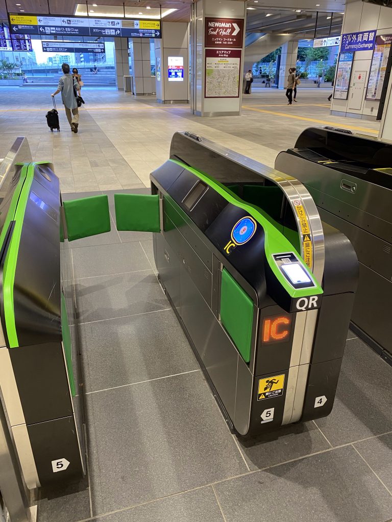 Public tests for new JR East Suica/QR combo transit gate (Updated ...